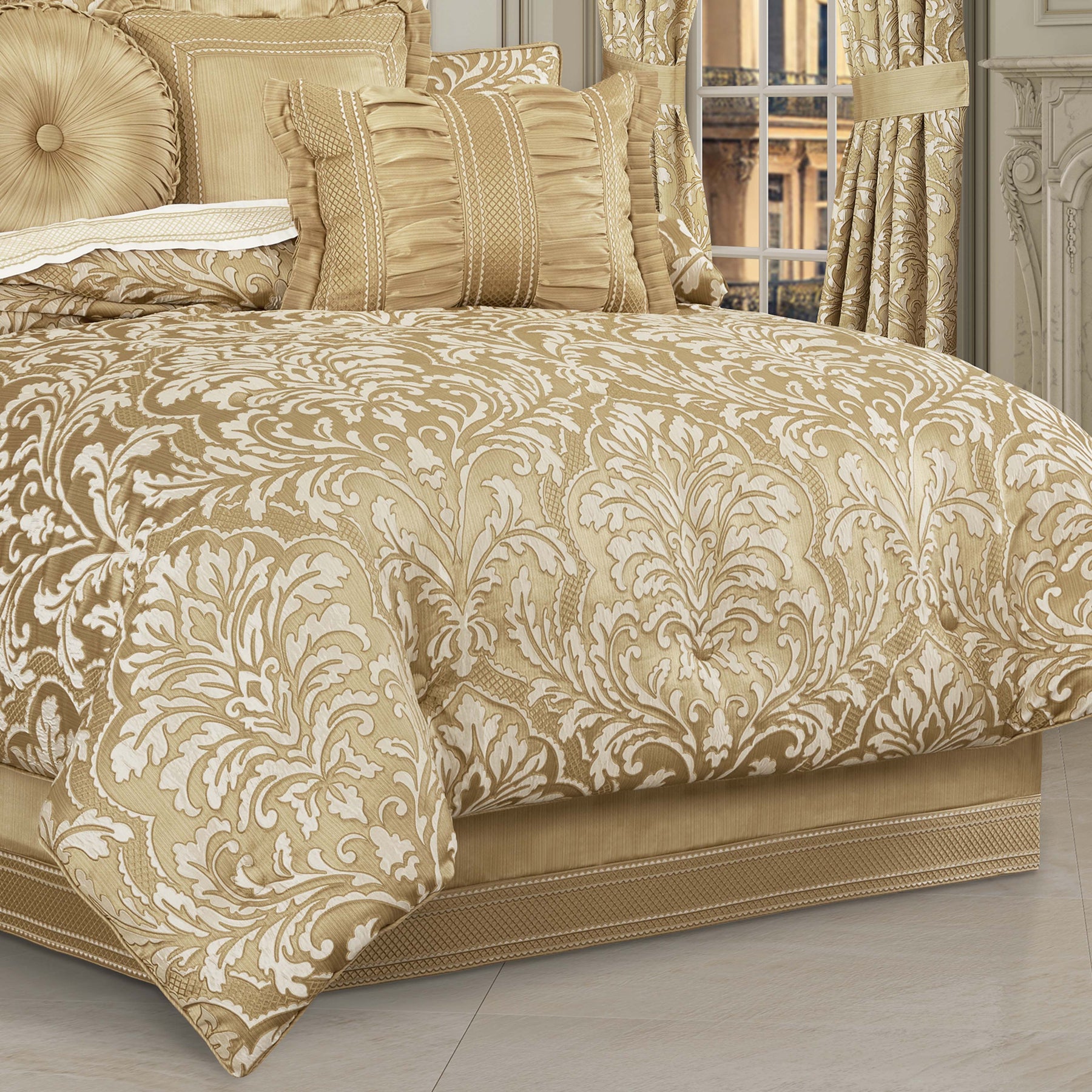 Aurelia Gold 4 Piece Comforter Set – Latest Bedding