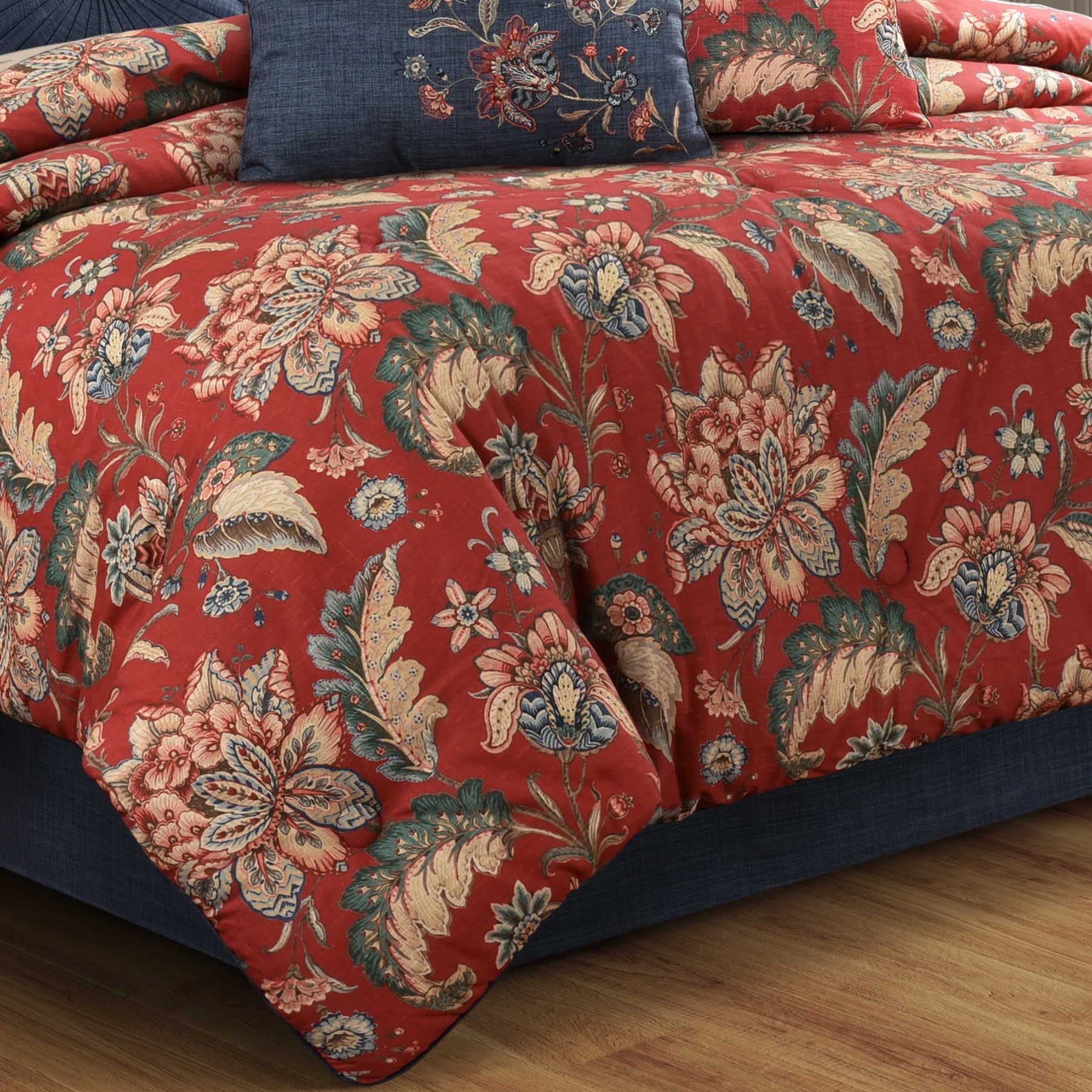 Enchanted Garden Red 4 Piece Comforter Set – Latest Bedding