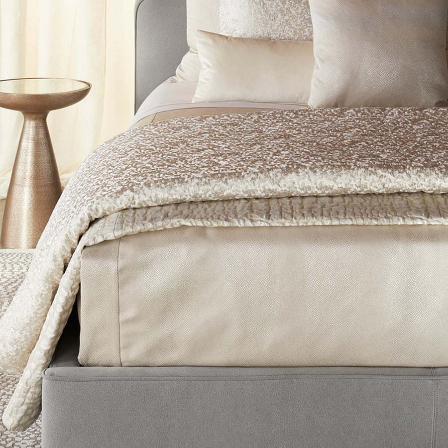 Throws – Latest Bedding