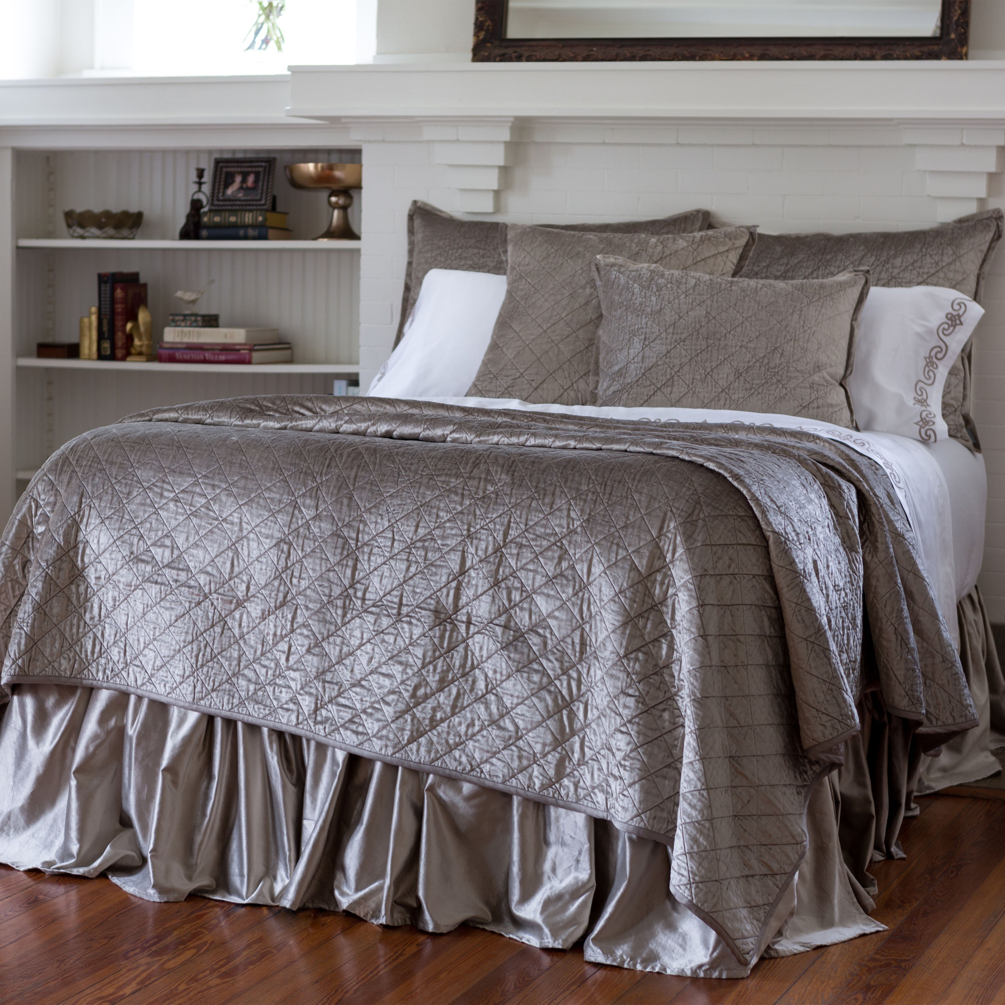Chloe Fawn Velvet Diamond Quilted Coverlet – Latest Bedding