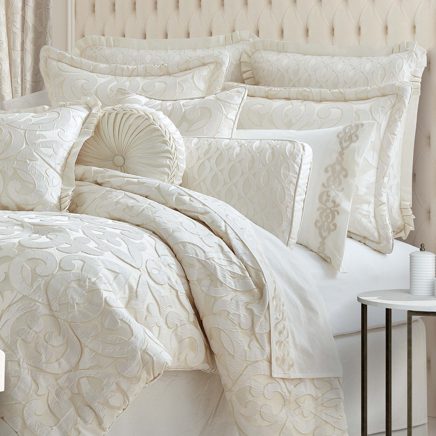 LaBoheme Ivory 4-Piece Comforter Set By J Queen – Latest Bedding