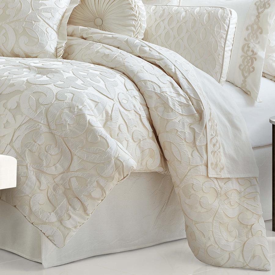 LaBoheme Ivory 4-Piece Comforter Set By J Queen – Latest Bedding