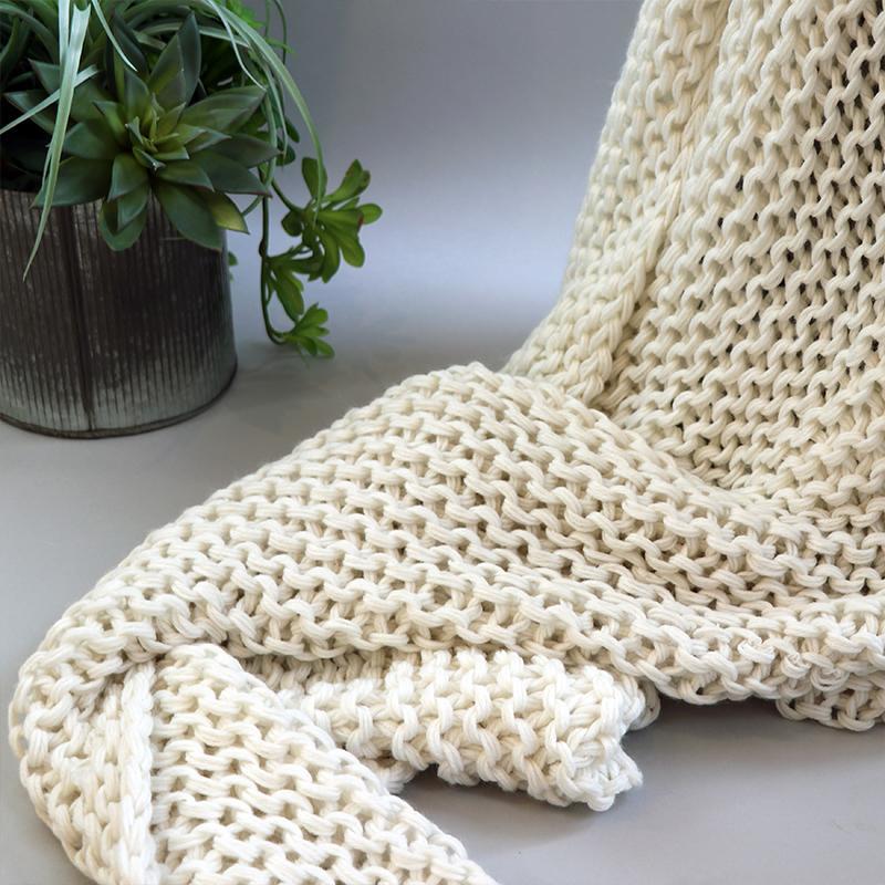 Luca Ivory Chunky Knit Throw By J Queen – Latest Bedding