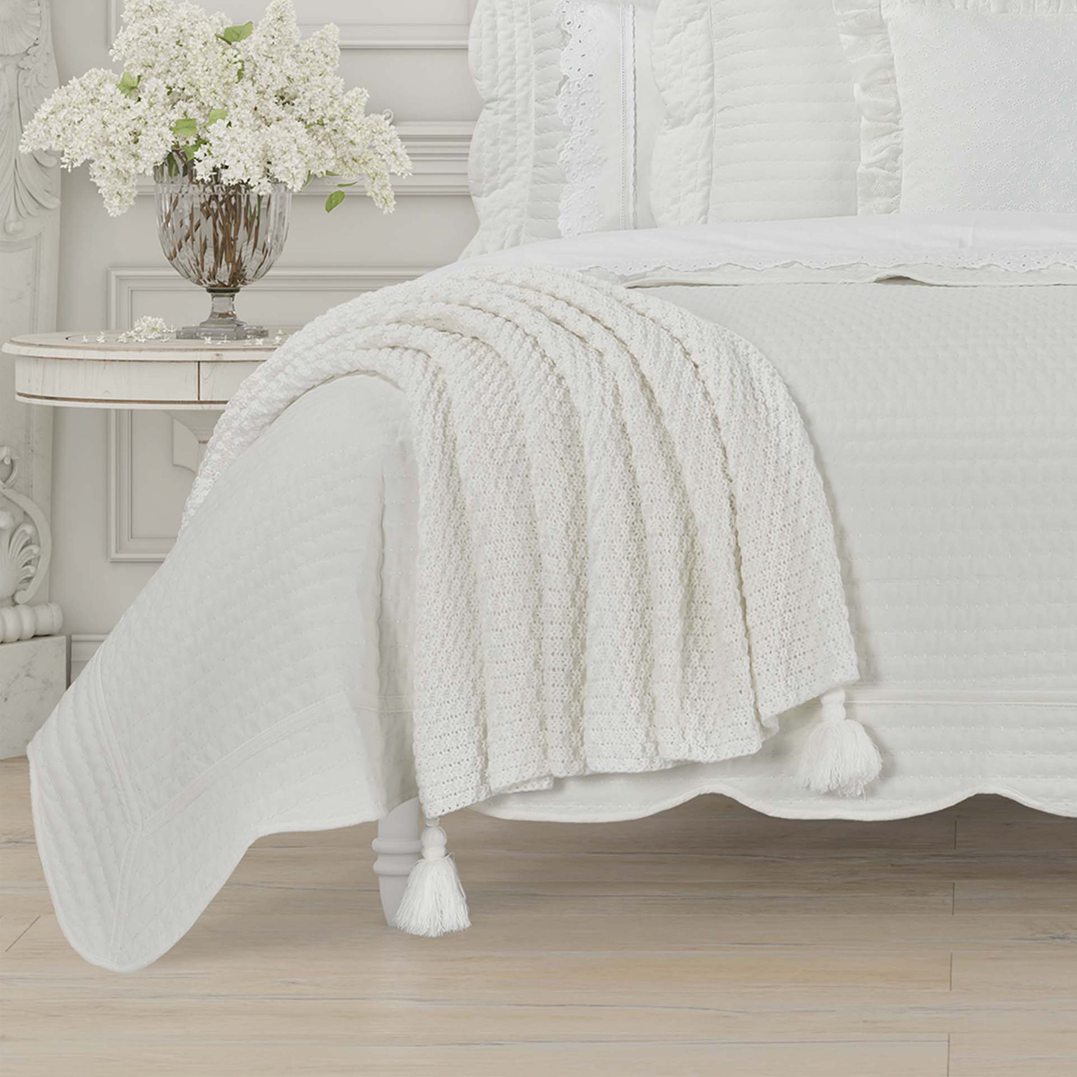 Millie White Throw – Latest Bedding