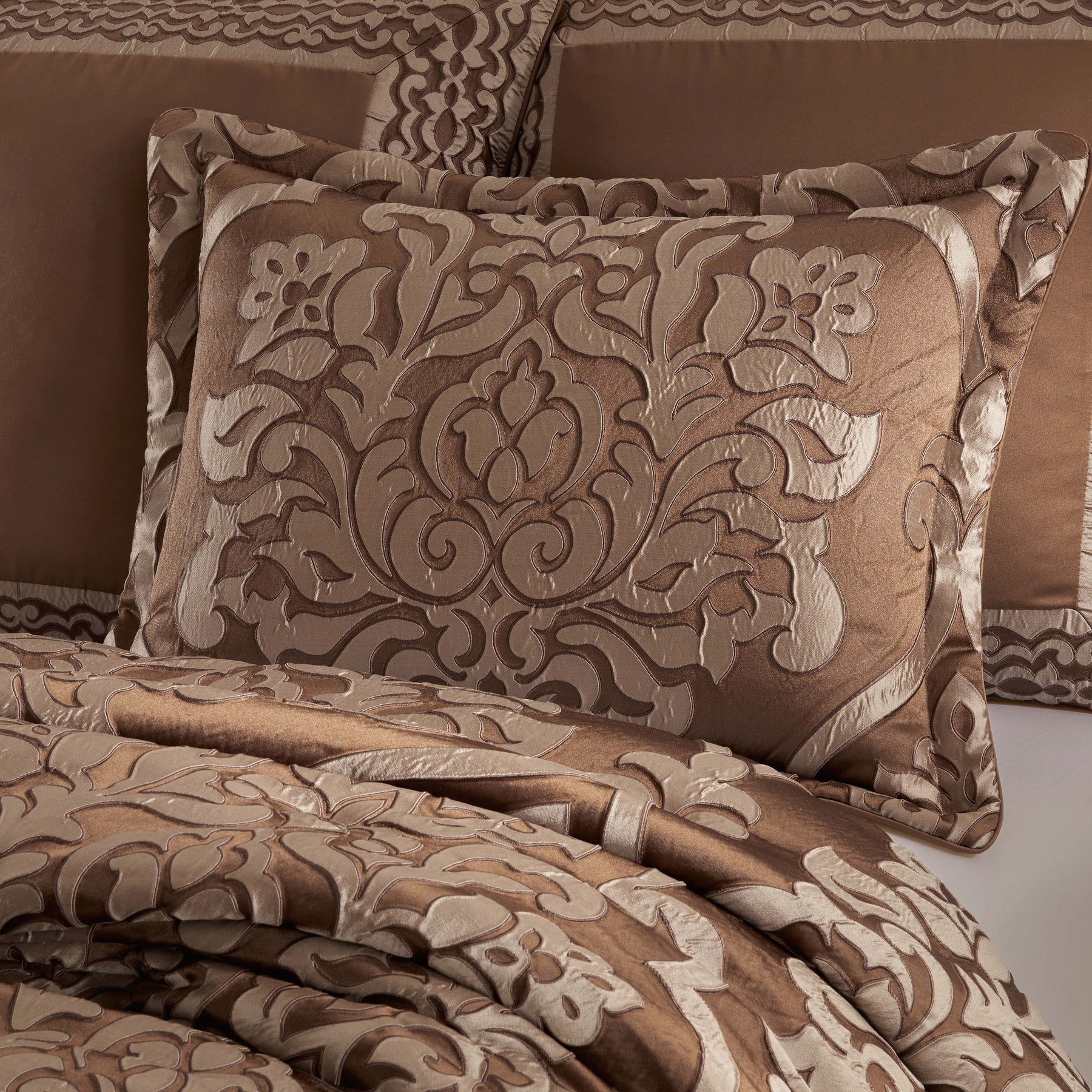 Surano Copper 4-Piece Comforter Set By J Queen – Latest Bedding